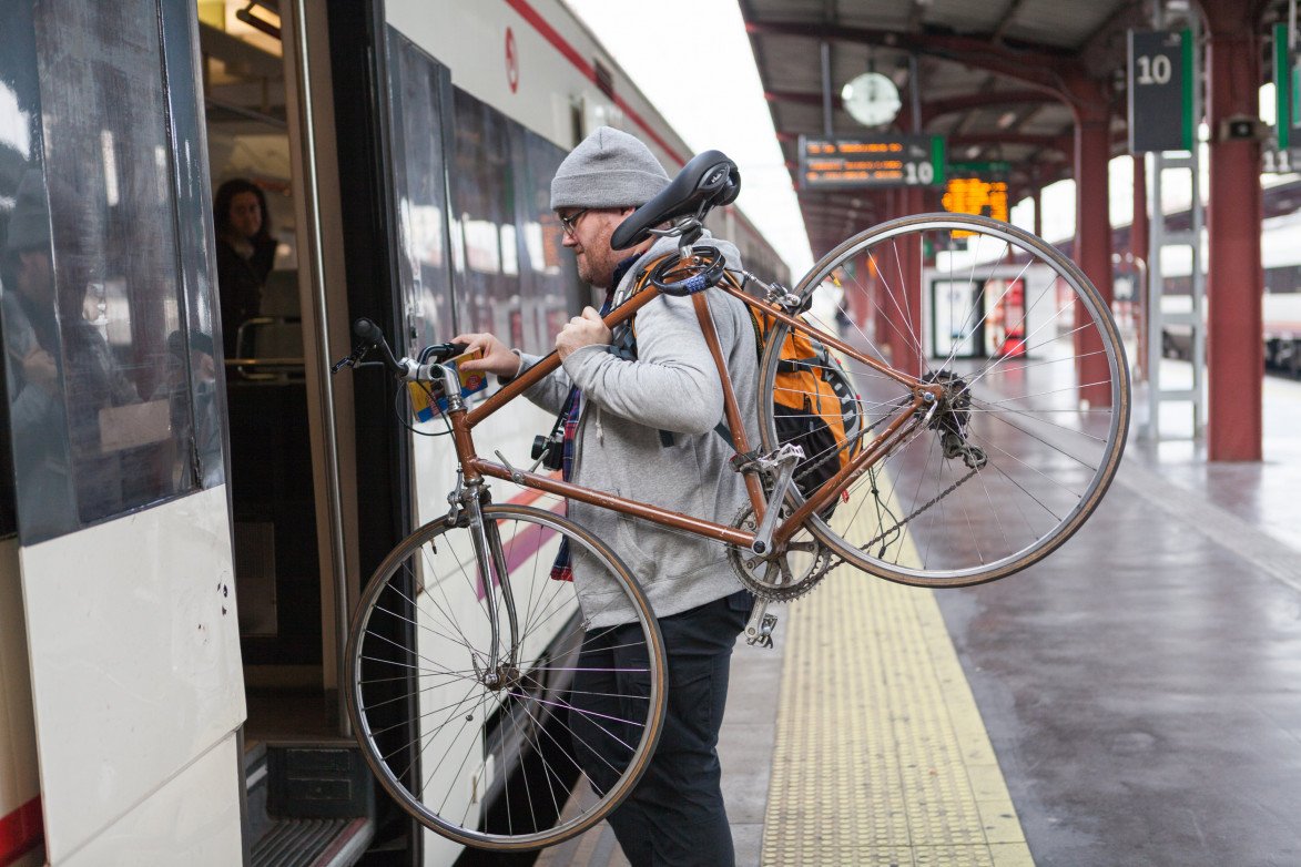 Reizen met de fiets op de trein, wat zijn de regels? - Fietsenwinkels ...